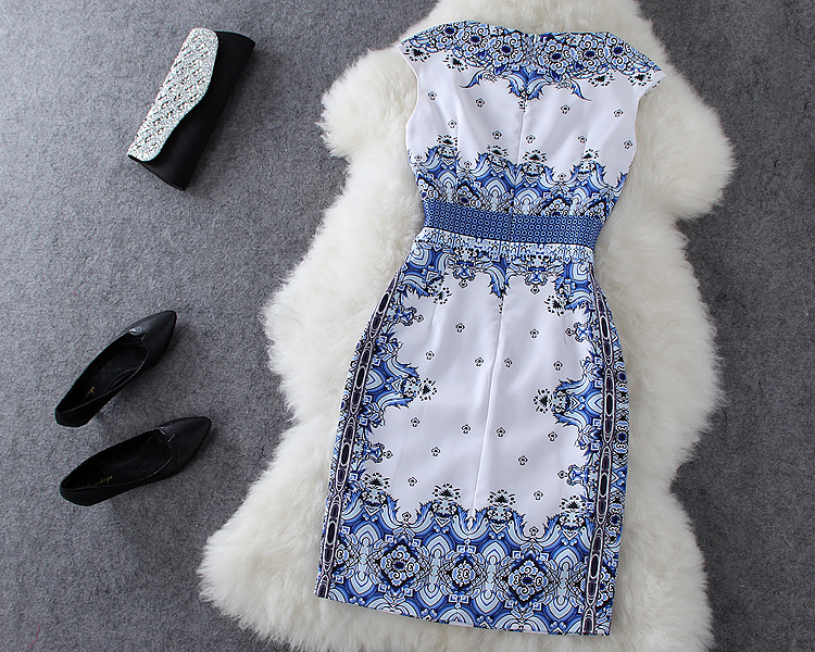 Blue And White Porcelain Design Printed Round Neck Sleeveless Dress JDd ...